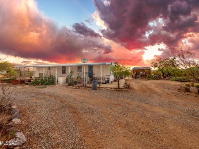13675 E Pocketknife Dr, Vail, AZ 85641