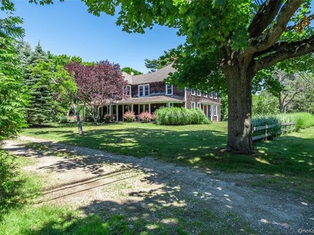 13675 Main Bayview Rd, Southold, NY 11971