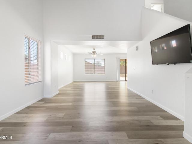 1367 E 10TH Place