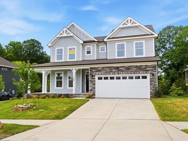 1367 Knob Creek Dr, Gastonia, NC 28054