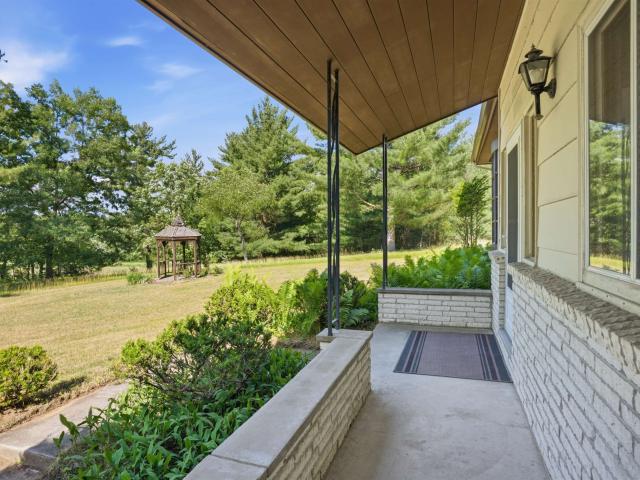 1367 State Road 82