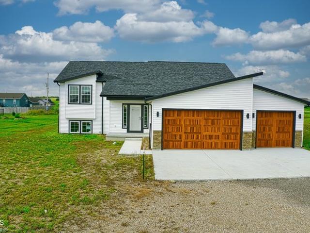13680 Mulberry Loop NW, Williston, ND 58801