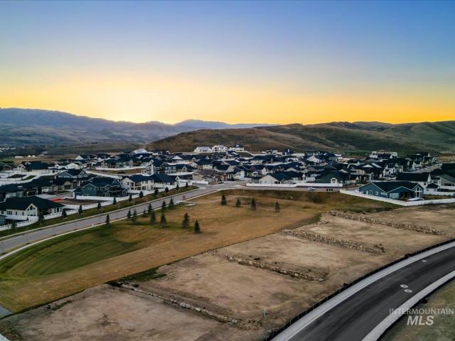 13687 N Farmstead Way, Boise, ID 83714 | MLS #98981