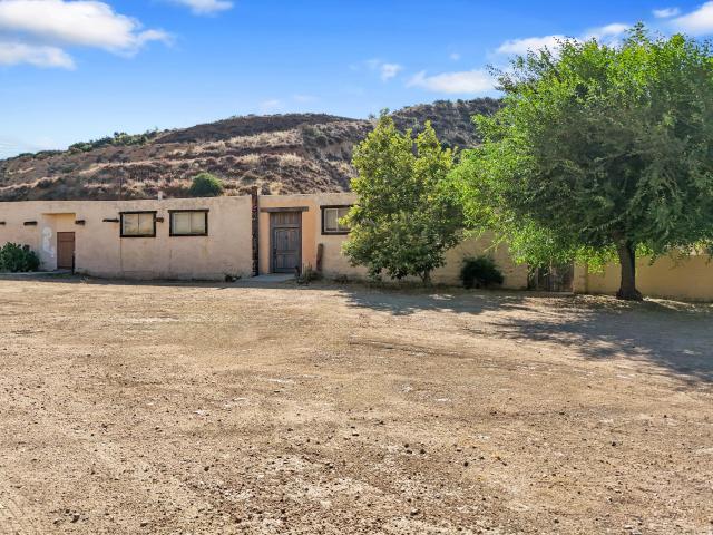 13684 Sierra Hwy, Santa Clarita, CA 91390 | MLS #24005 | Compass