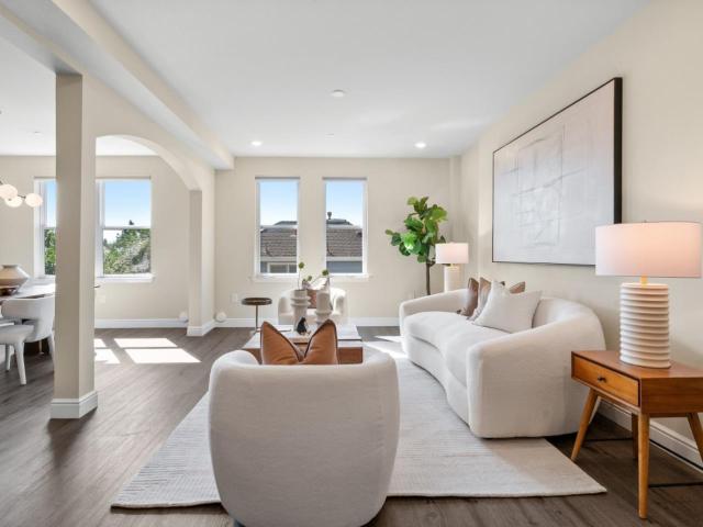 1368 El Camino Real 210