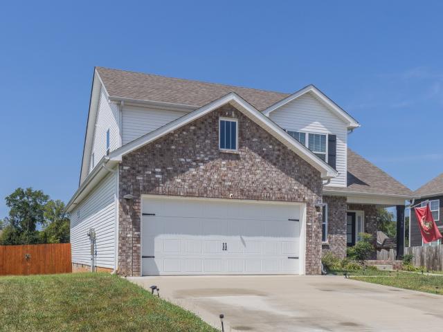 1368 Harmon Ln