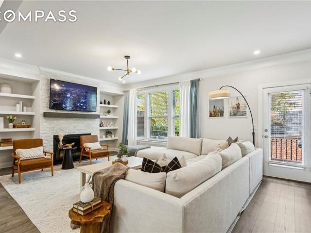 1368 Live Oak Ln, Atlanta, GA