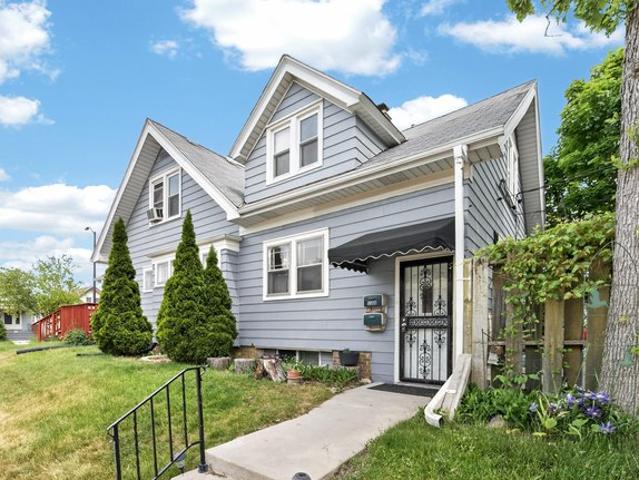 1368 S 56th St, West Milwaukee, WI 53214