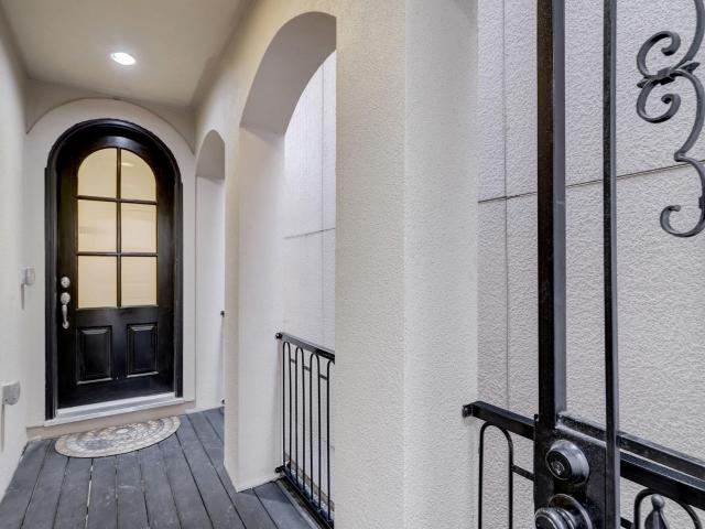 1368 W 25th Street