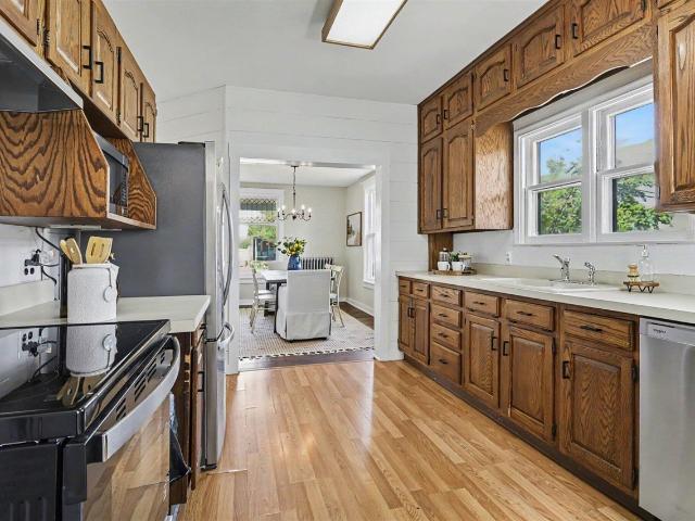 1368 W Lemon