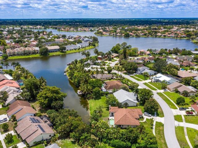 1369 Riverside Cir, Wellington, FL 33414 | MLS #B26006