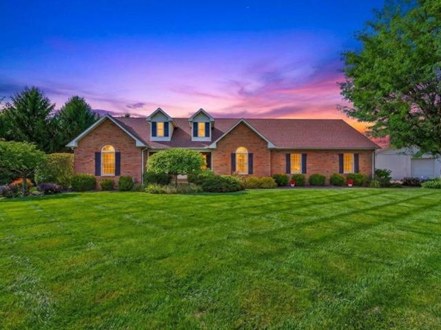 1369 Traci Lynn Ct, Canal Winchester, OH 43110