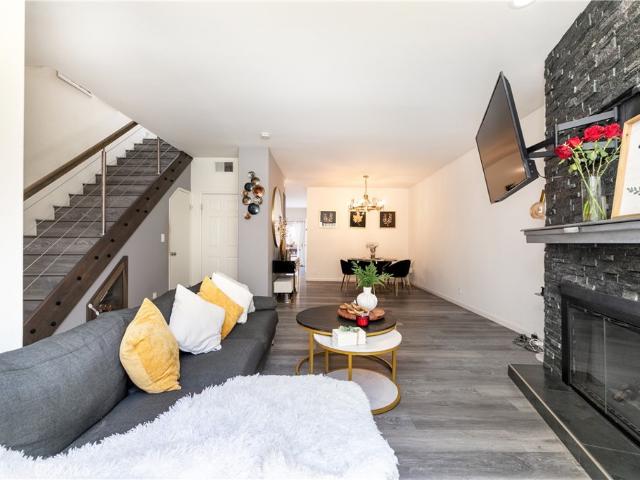 13600 Foothill 17