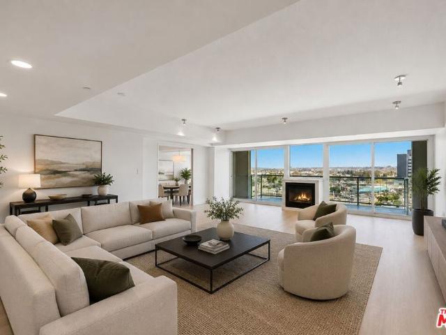 13600 Marina Pointe Drive 907