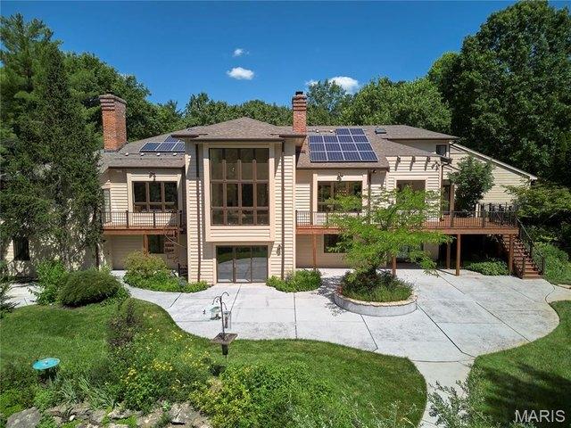 13600 Park Place Ct, Town and Country, MO 63131