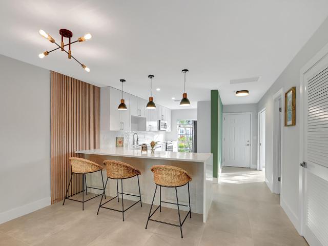 13602 Vía Flora, Unit C, Delray Beach, FL 33484 | MLS #R11143