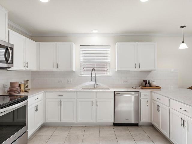 13607 Abraham Lincoln St