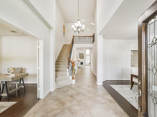 13607 Breakwater Path Loop