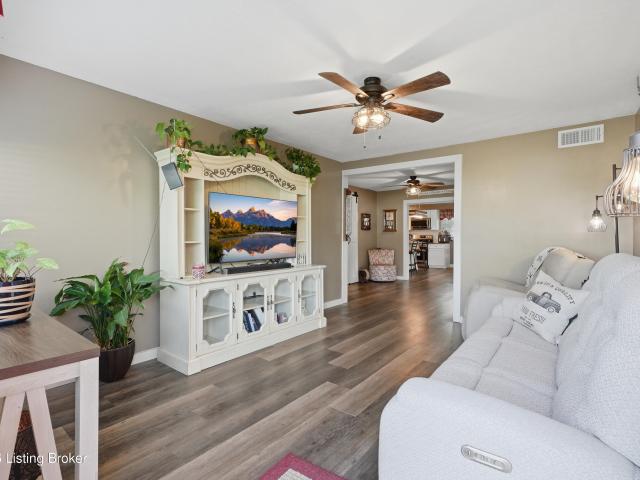 13605 Tennis Blvd