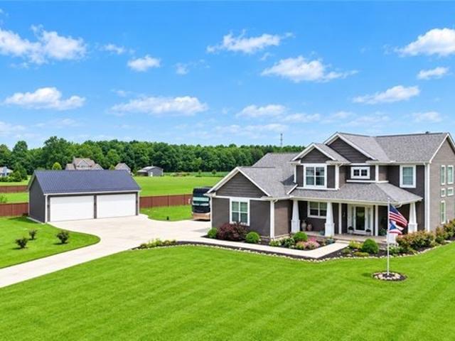 13605 Carrington Dr, Grafton, OH 44044
