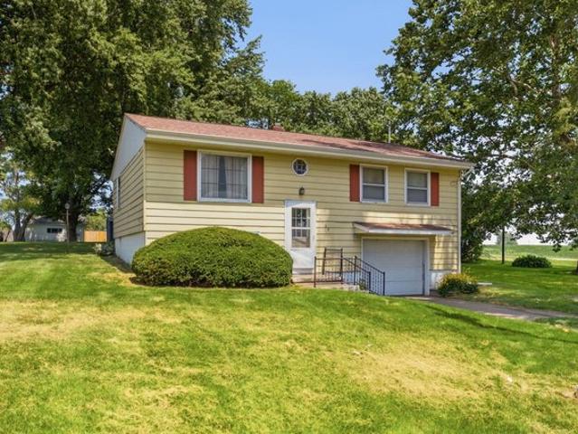 13609 th W, Taylor Ridge, IL 61284