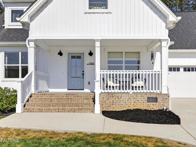 1360 NW Stone Creek Tr