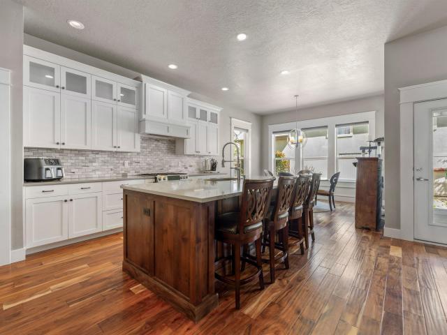 1360 N Bowknot Lake Way