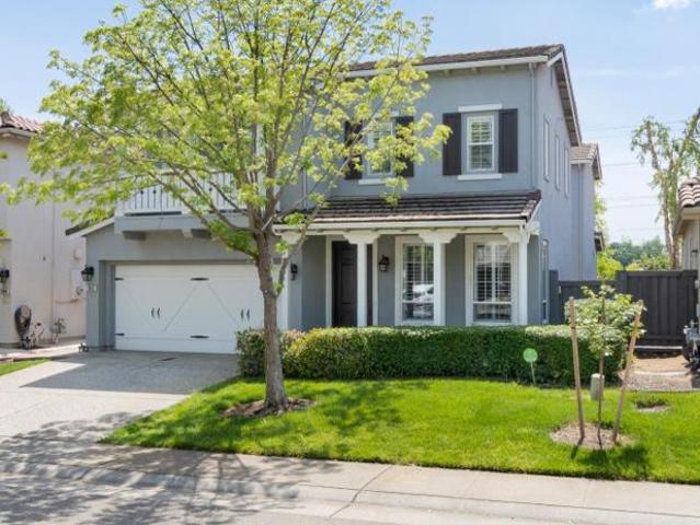 1360 Freswick Dr, Folsom, CA 95630