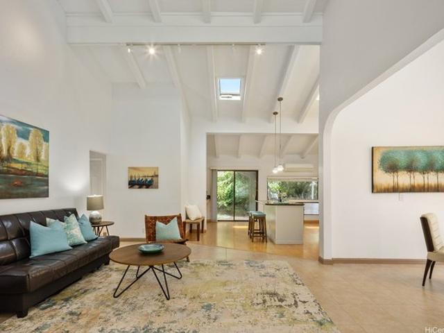 1360 Kaeleku St, Honolulu, HI 96825