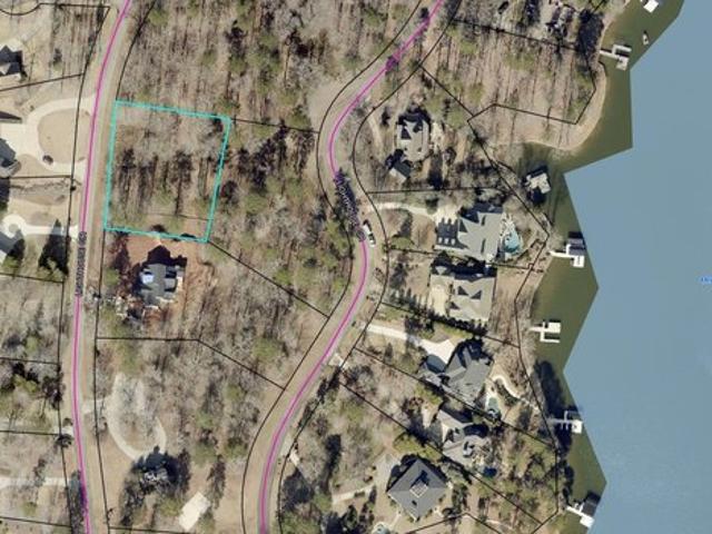 1360 Lighthouse Cir, Greensboro, GA 30642