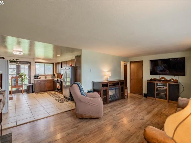 1360 sunset ln