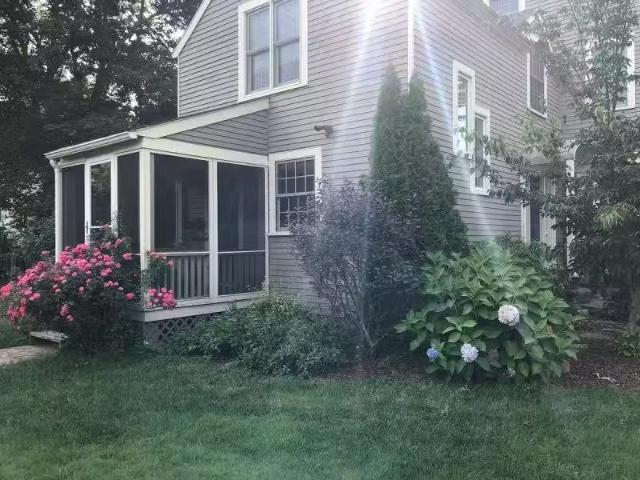 1360 South Street, Portsmouth, NH 03801