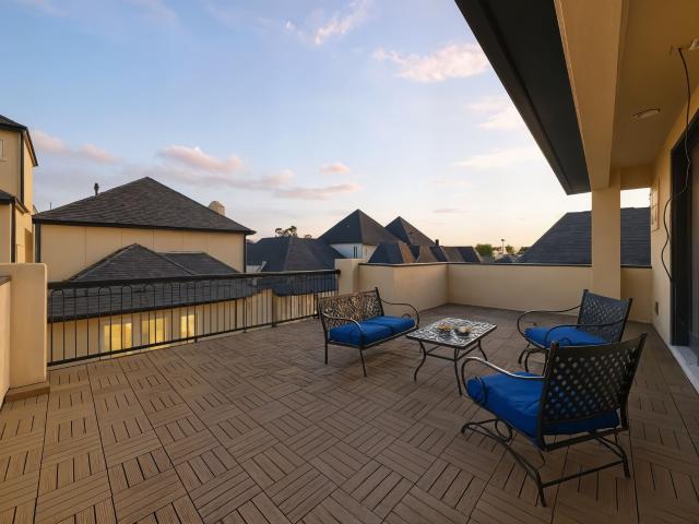 1360 W 25th St, Houston, TX 77008 | MLS #21056