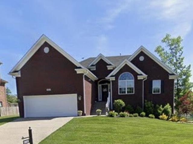 13613 Quiet Glen Ct, Louisville, KY 40299