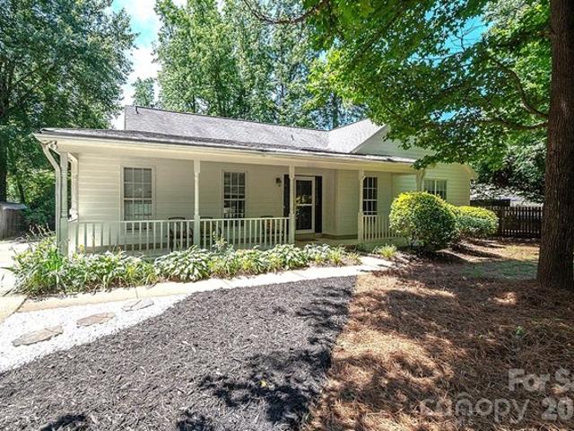 13615 Wildiris Ct, Pineville, NC 28134