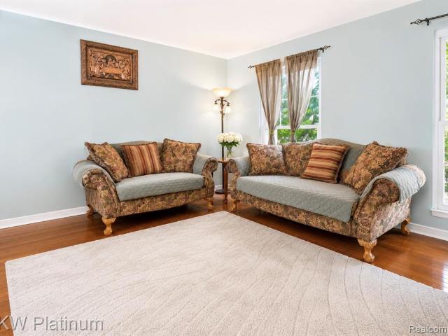 13615 Brookside Drive