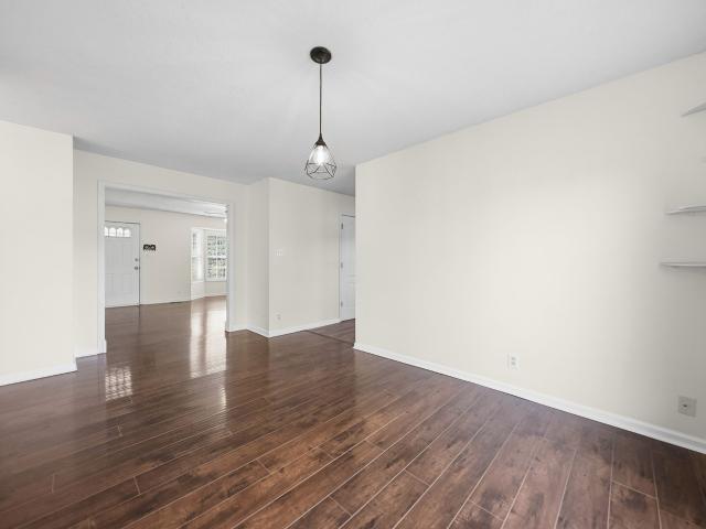 1361 Jenny Ln