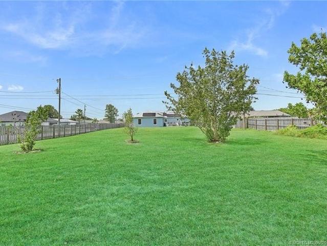 1361 SW Edinburgh Dr, Port Saint Lucie, FL 34953
