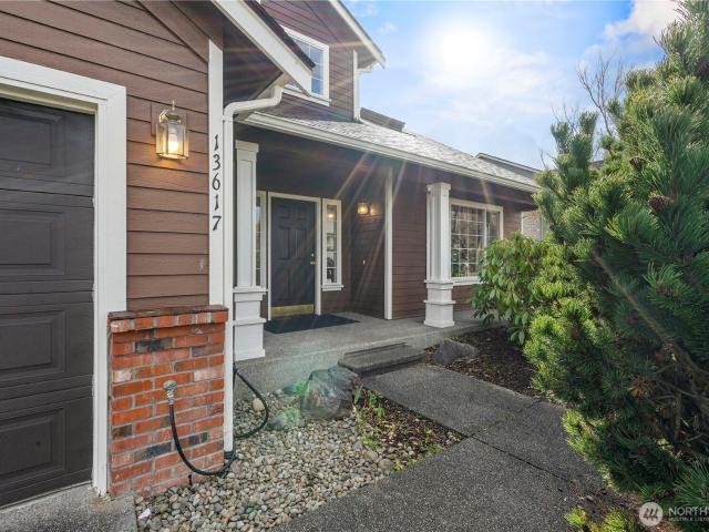 1361 th Ave Ct E, Puyallup, WA 98373 | MLS #2498 | Compass