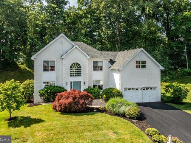 1361 Wooded Knolls