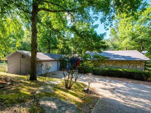 13620 Abinger Dr, Little Rock, AR 72212