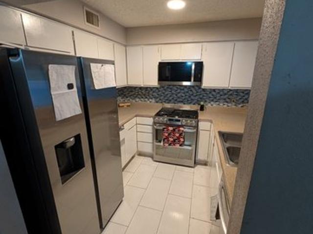 13621 Garden Grove Ct Unit 382, Houston, TX 77082