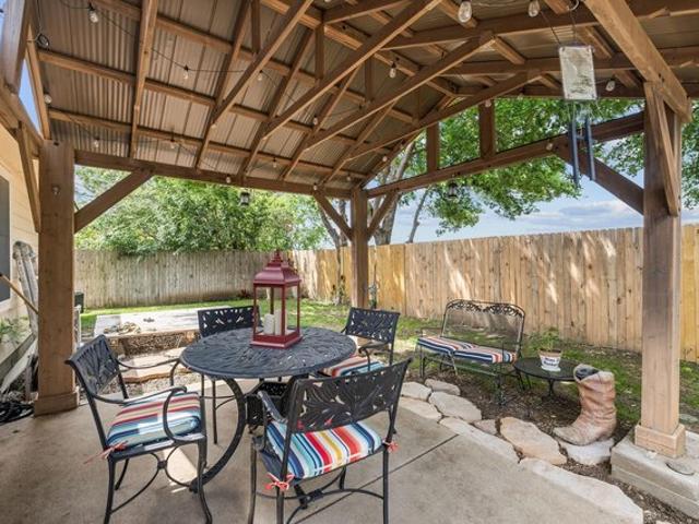 13621 Ponderosa Ranch Rd, Fort Worth, TX 76262