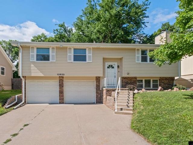 13622 Grover St, Omaha, NE 68144