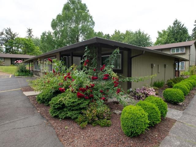 13625 SE Stark St. 2 Bedroom Apartment for Rent at 13625 Se Stark St, Portland, OR 97233 Hazelwood
