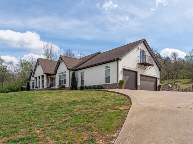 1362 Cliff Amos Rd