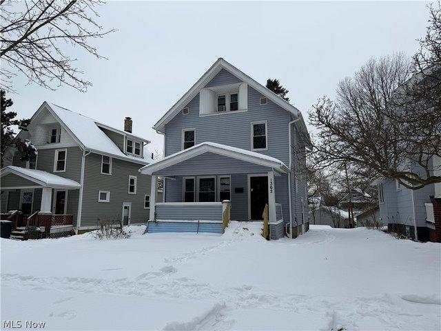1362 Girard St, Akron, OH 44301