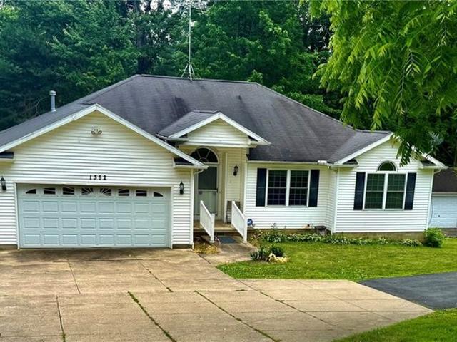 1362 Turkeyfoot Lake Rd, Barberton, OH 44203