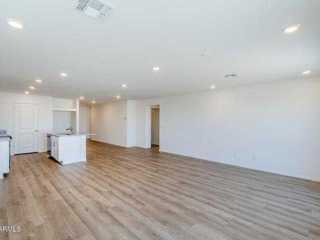 1362 W AZTEC Drive