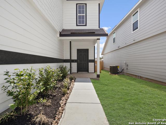 13632 Helton Pass